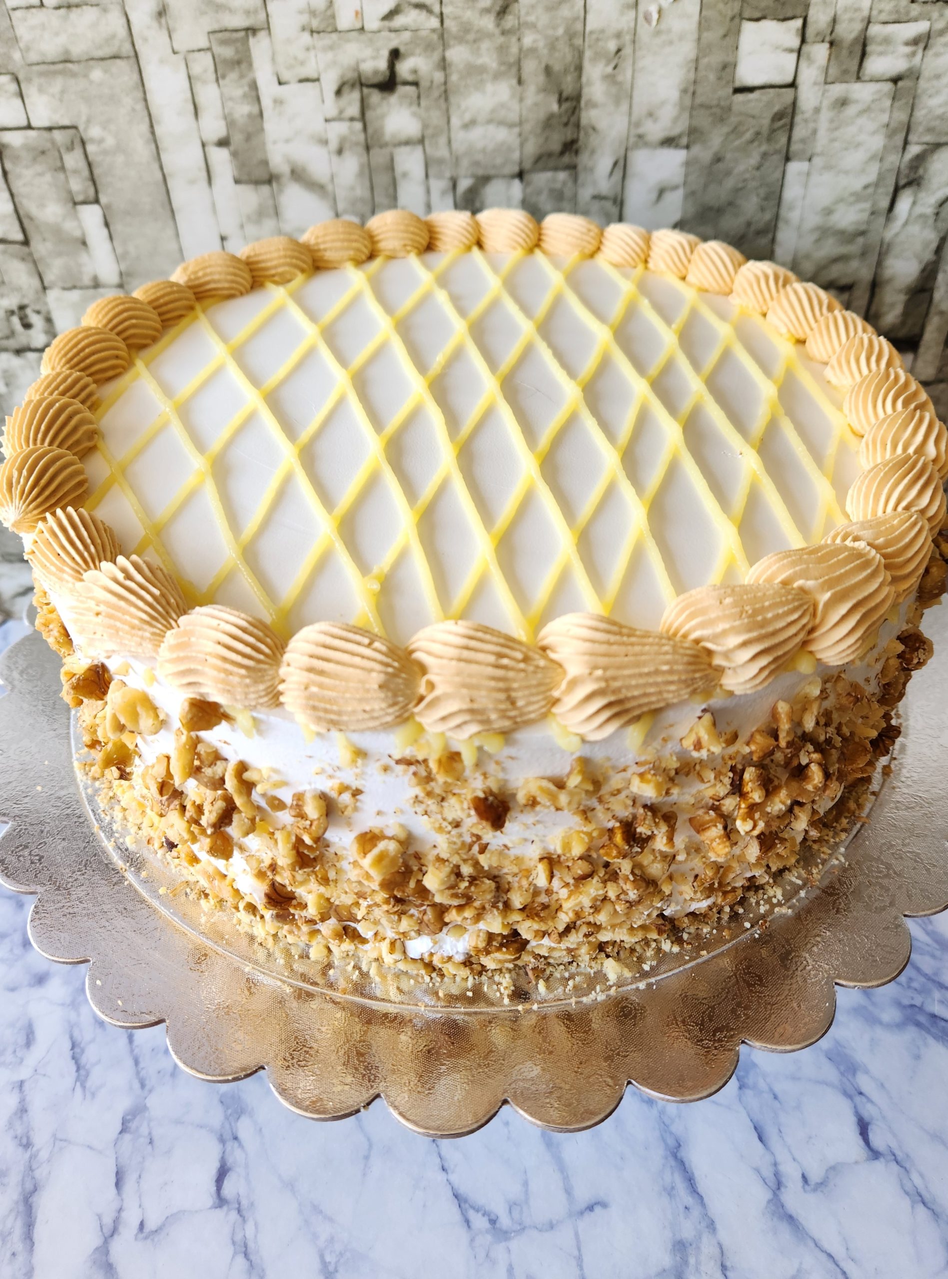 Torta de manjar nuez y crema pastelera - Brauis Pastelería & Panadería ...